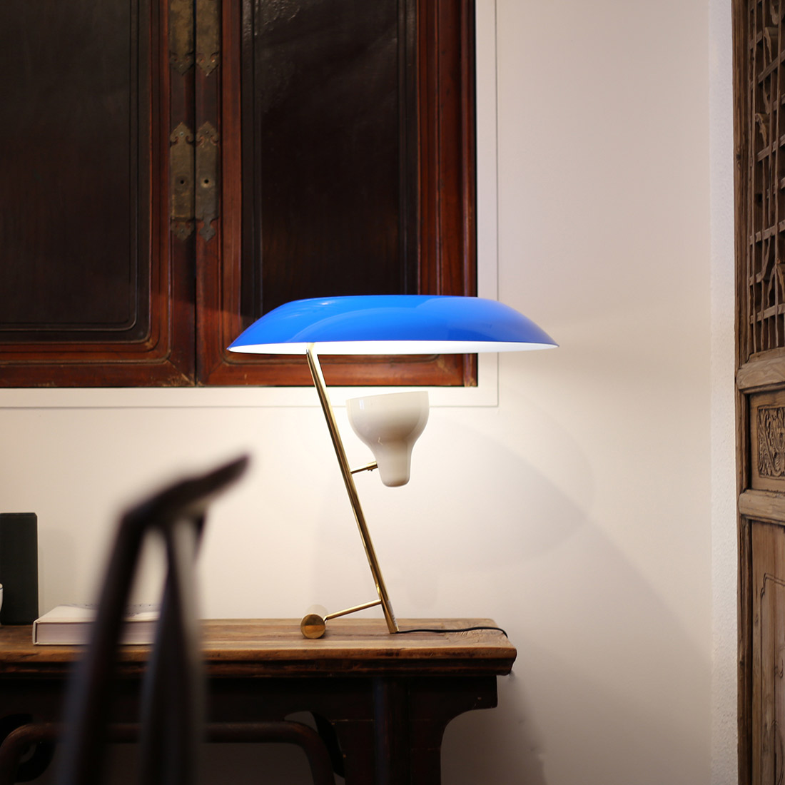 mod.548[on the shore]