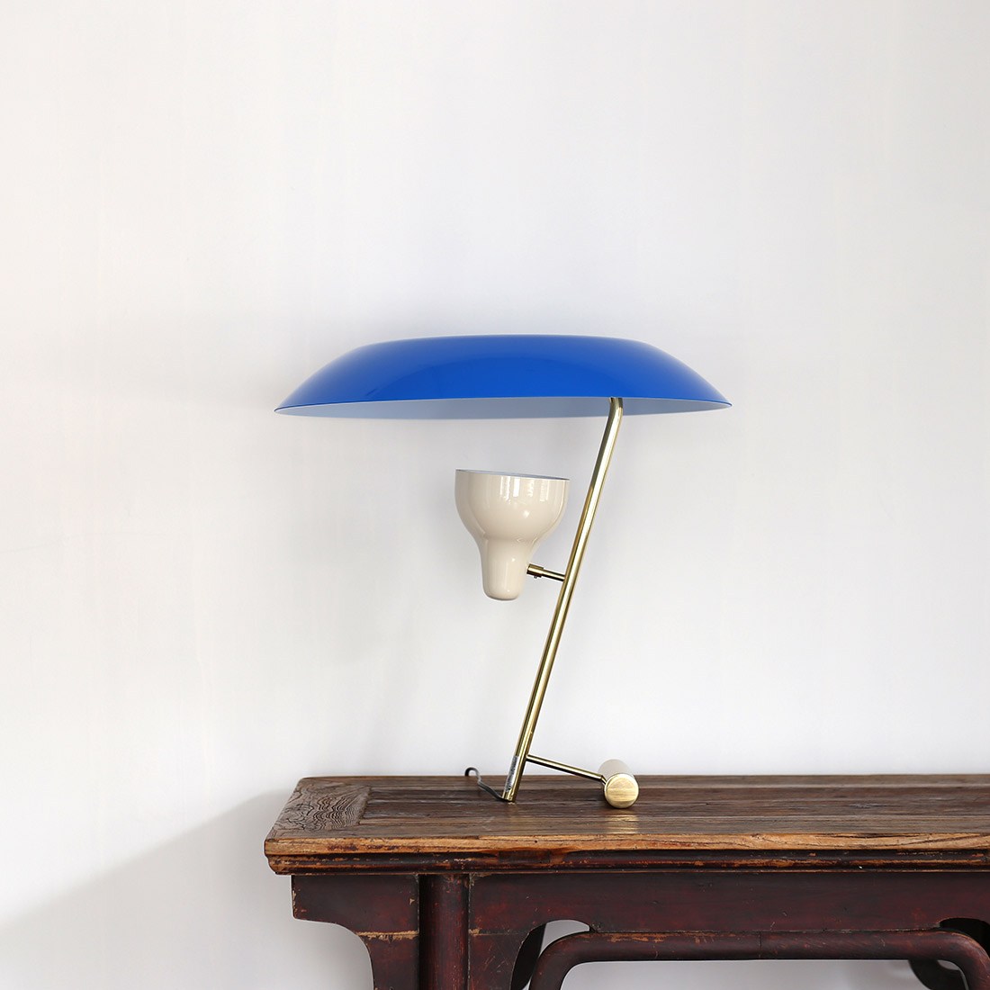 mod.548[on the shore]