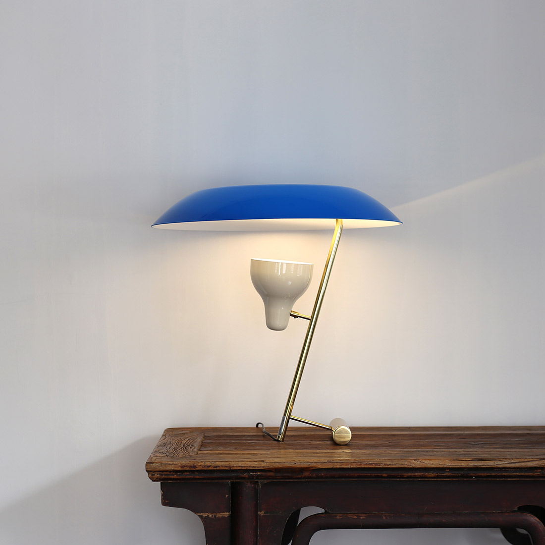 mod.548[on the shore]