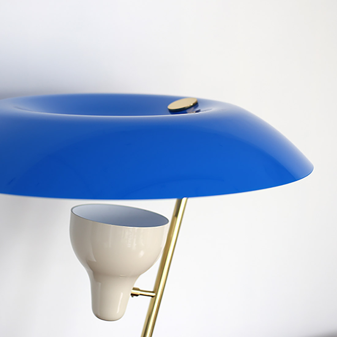 mod.548[on the shore]